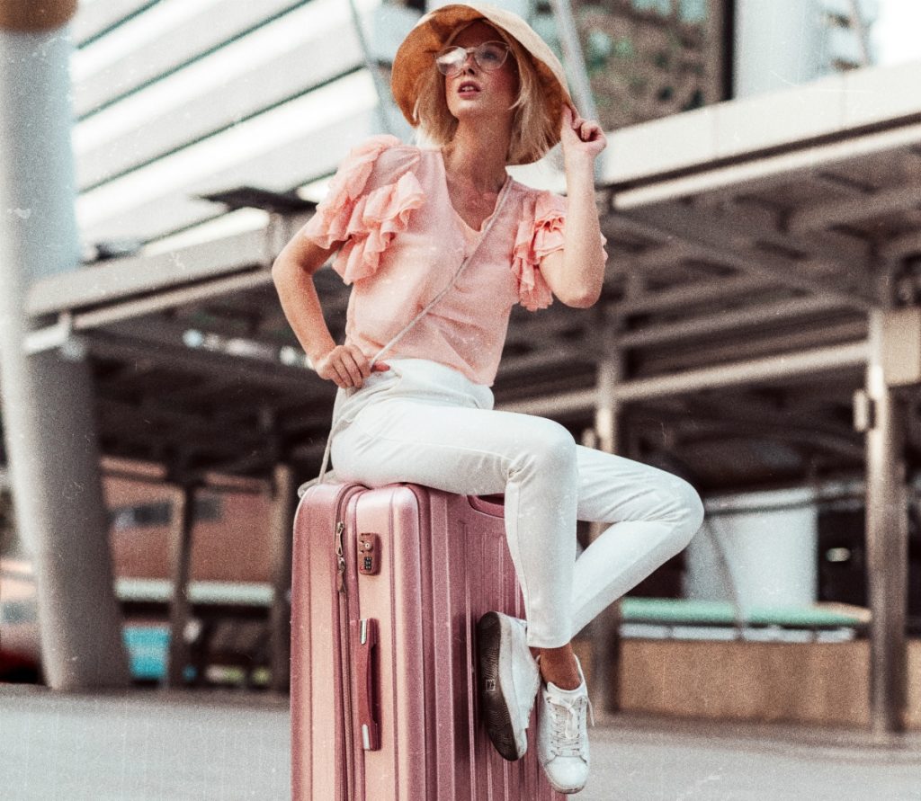 Keep It Simple: Weekend Getaway Outfit Ideas - Onya Magazine