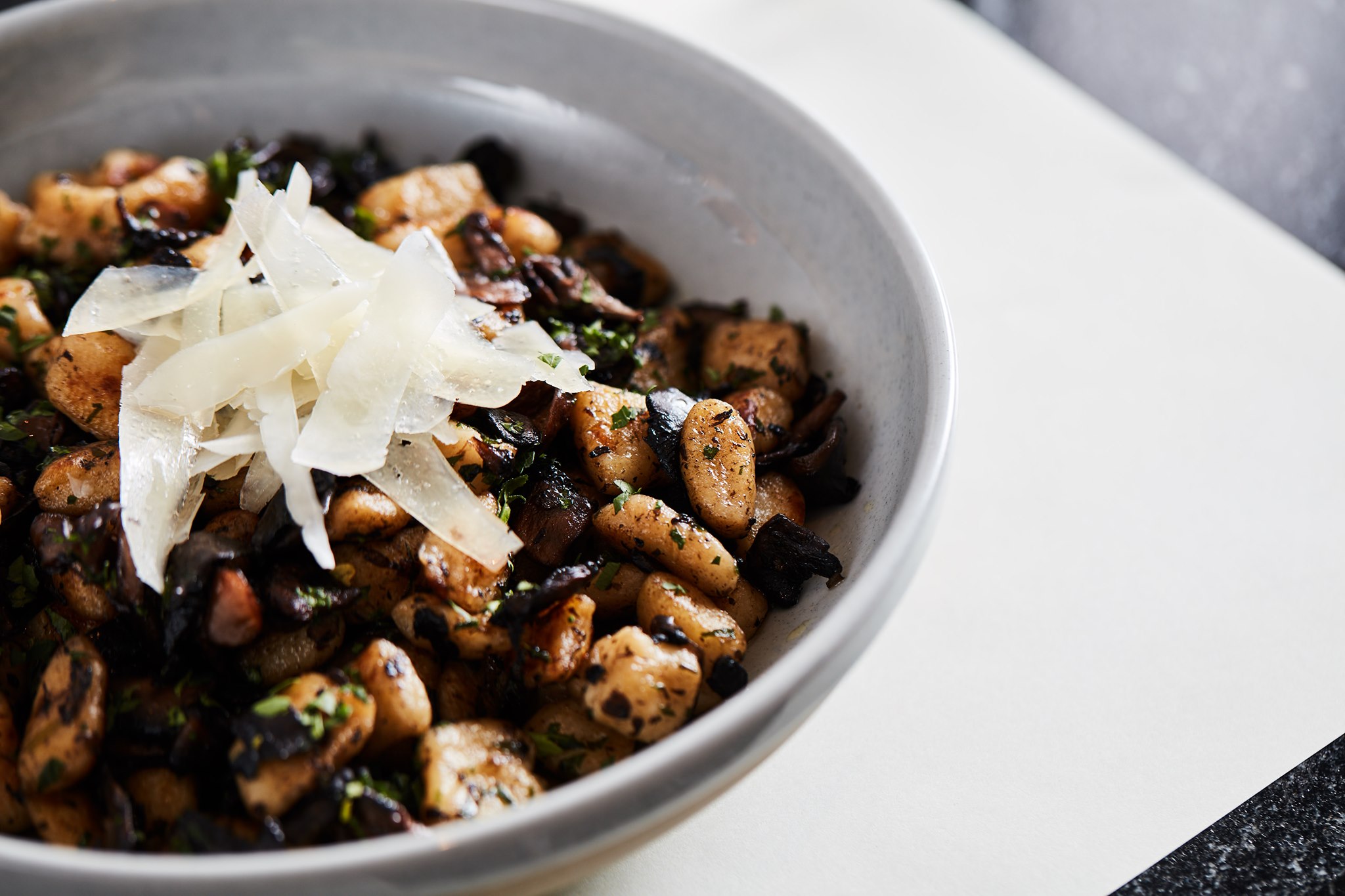 Pretty Boy Italian Steakhouse & Floyd’s Bar Introduce New Décor And ...