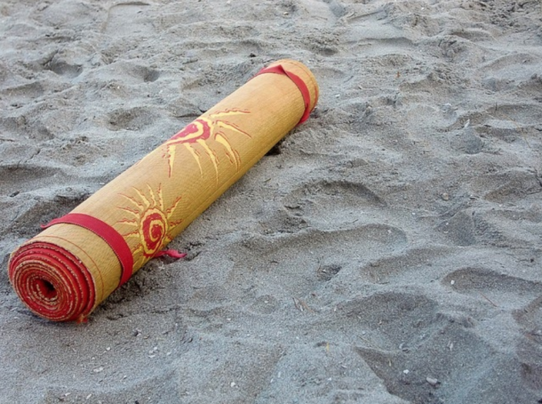 What You Should Know About Beach Mats - Onya Magazine