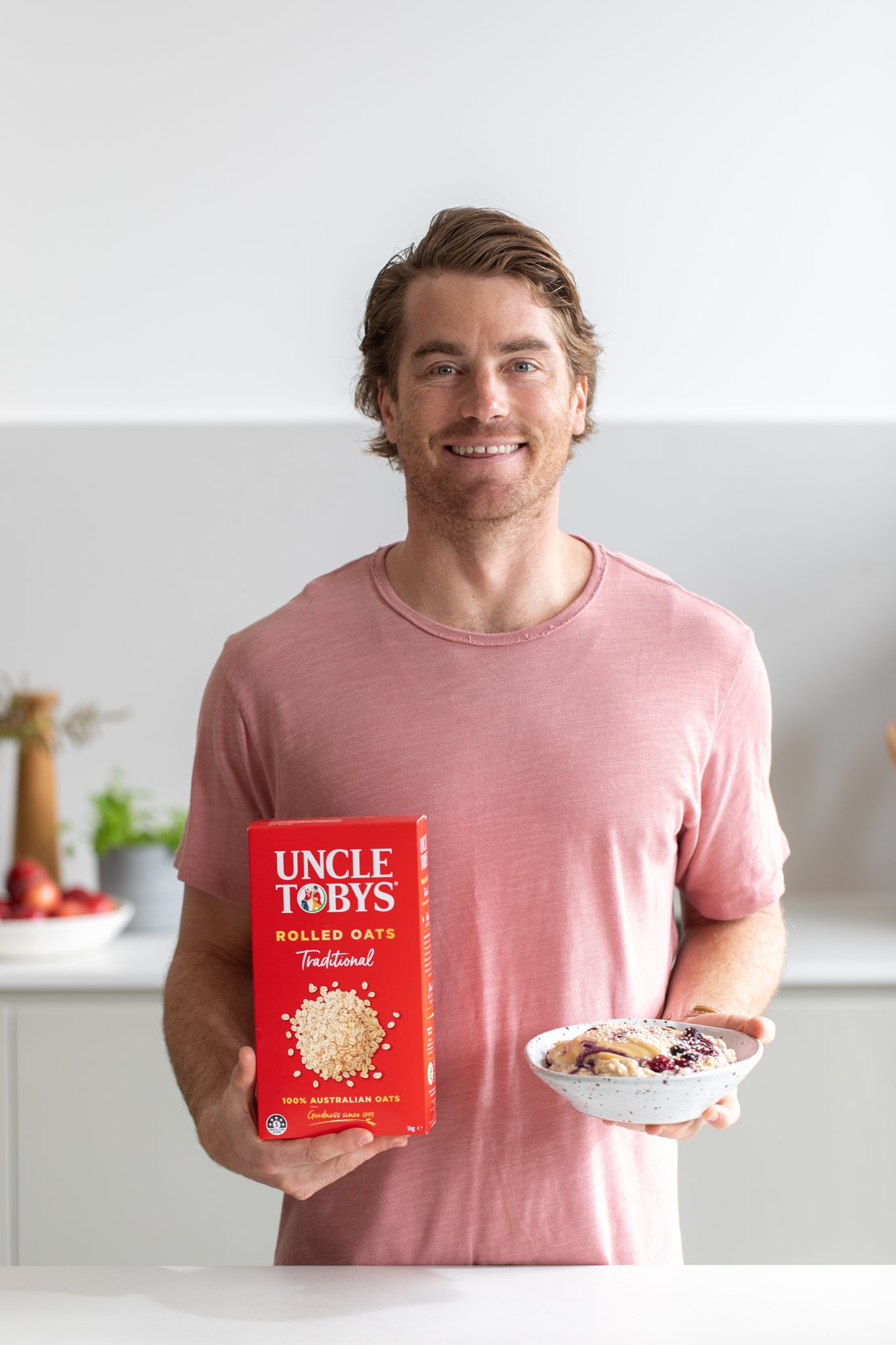 Hayden Quinn’s Top Tips For Cooking With Oats - Onya Magazine