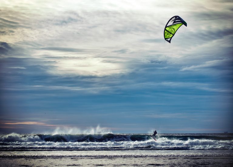 The Physics Of Kitesurfing: How Wind And Waves Work Together. - Onya ...